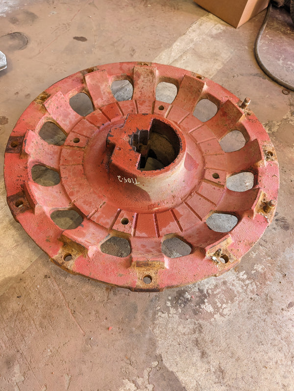 Rear Wheel Hub IH International 383579R2 USED - Hines Red Tractor Parts