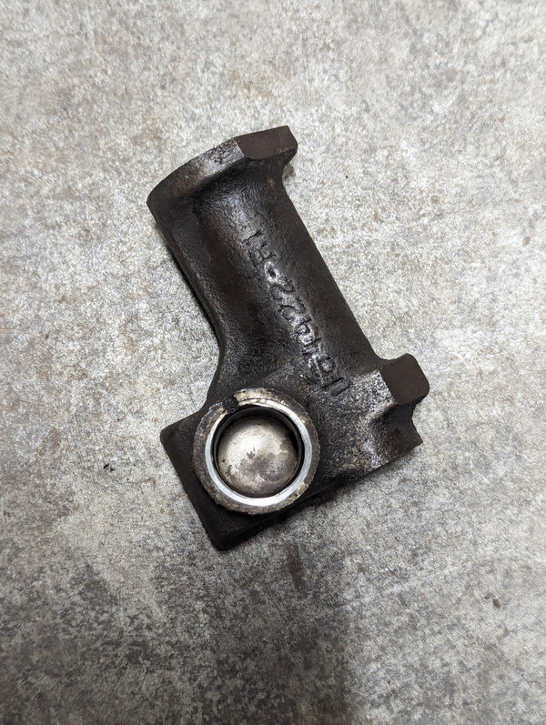 Rocker Arm Bracket Front/Rear IH International 164422R1 USED - Hines ...