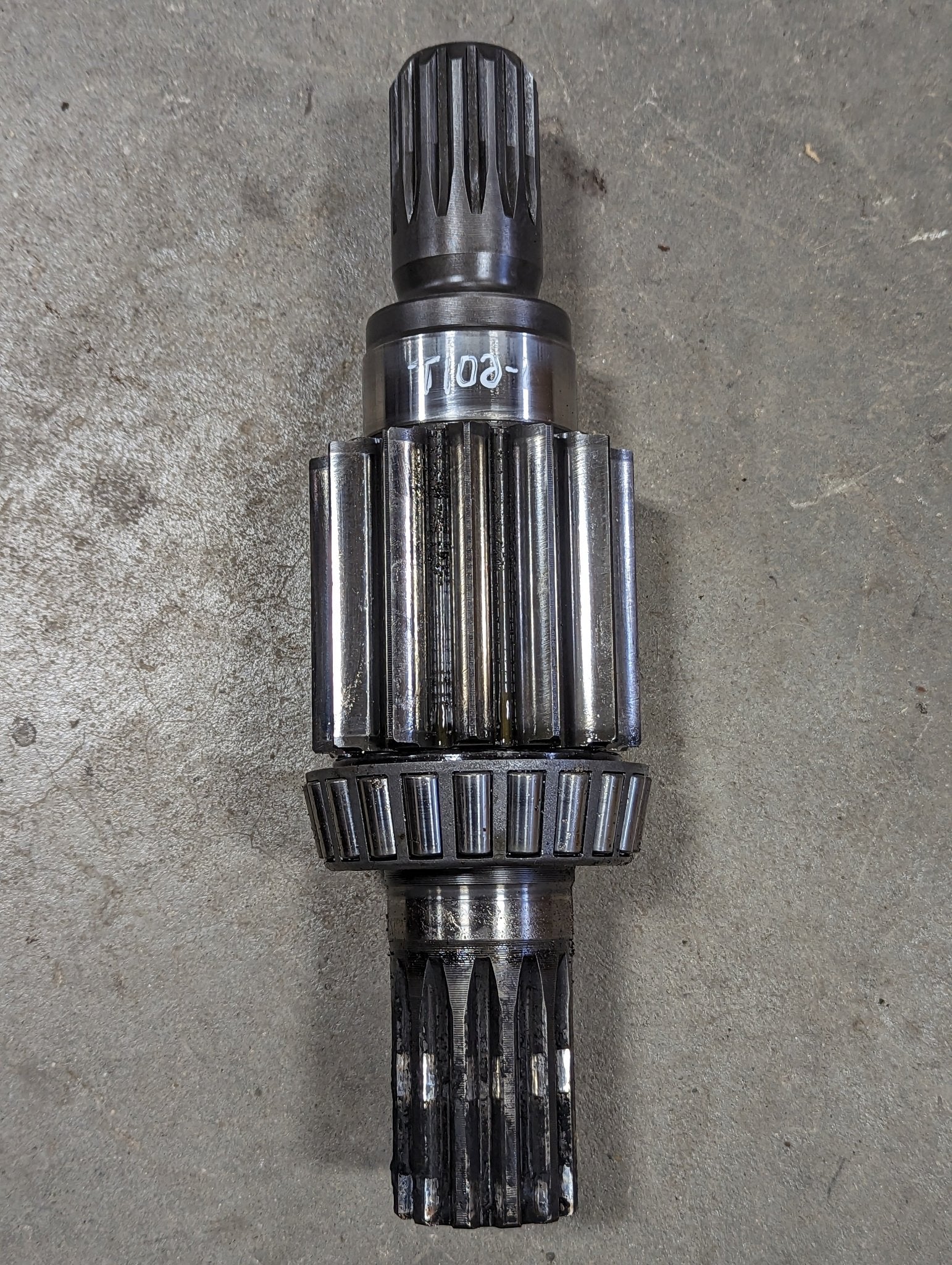 Bull Pinion IH International 391690R1 USED Tractor Part