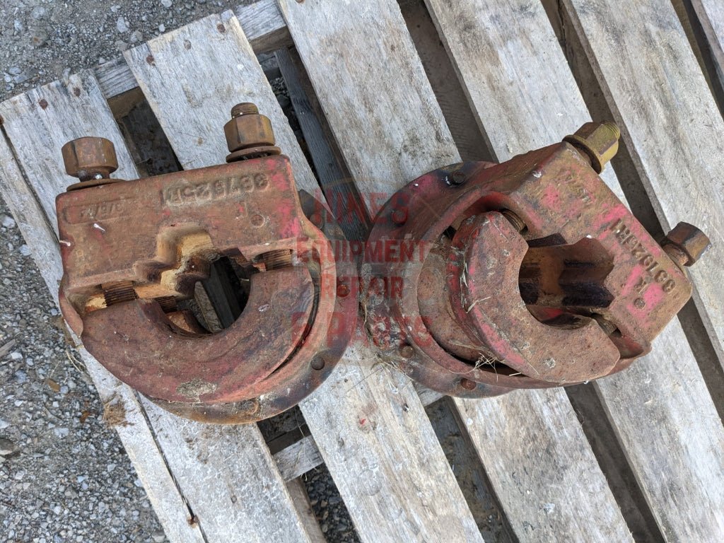 Dual Hubs IH International 387925R1 USED Tractor Part