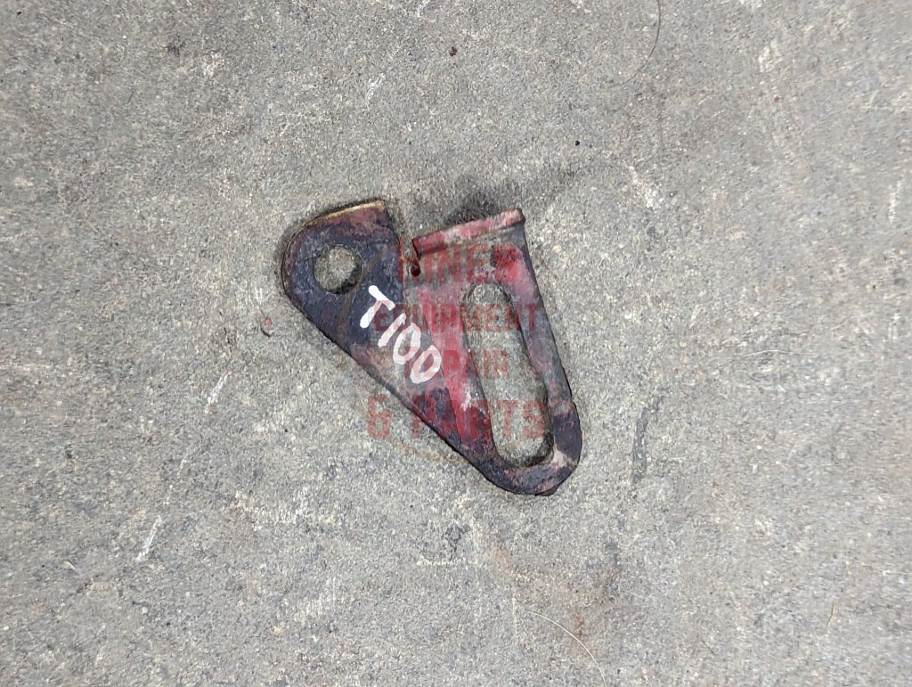 Governor Control Rod Guide IH International 533588R1 USED Tractor Part